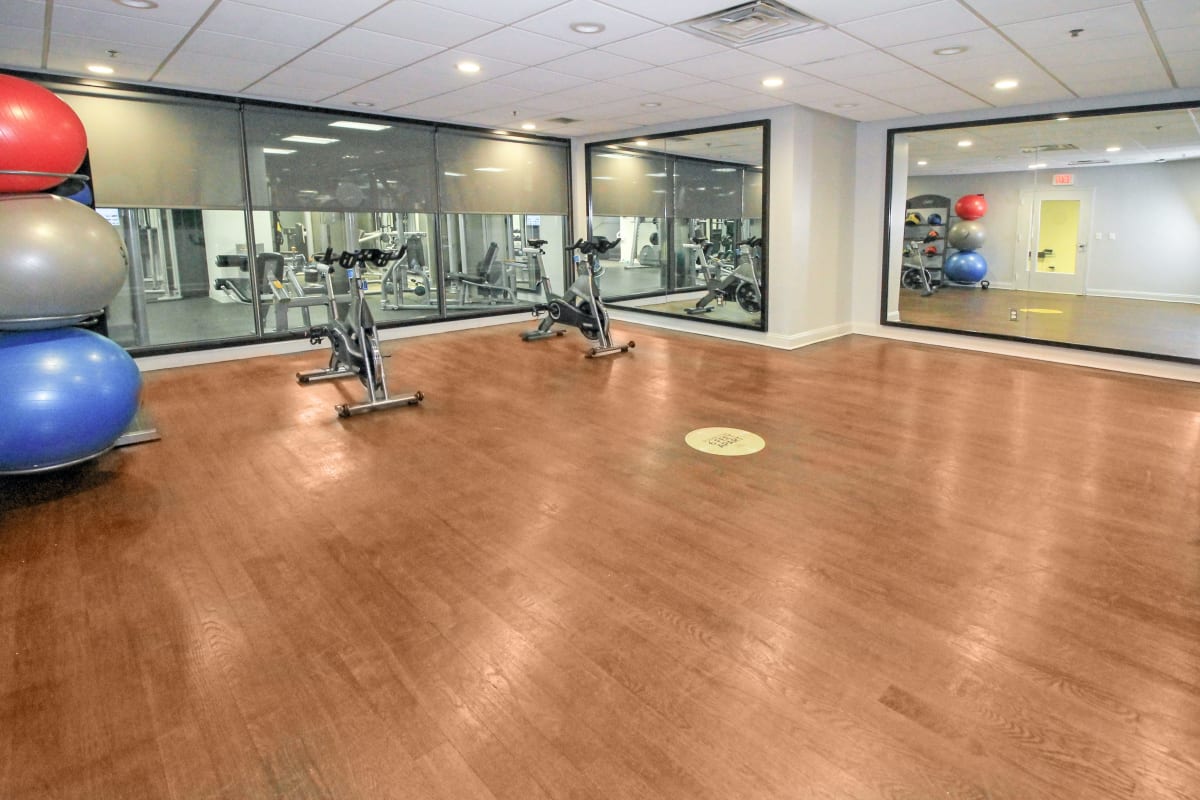 Photos and Video of Grove Pointe Rentals in Jersey City, NJ