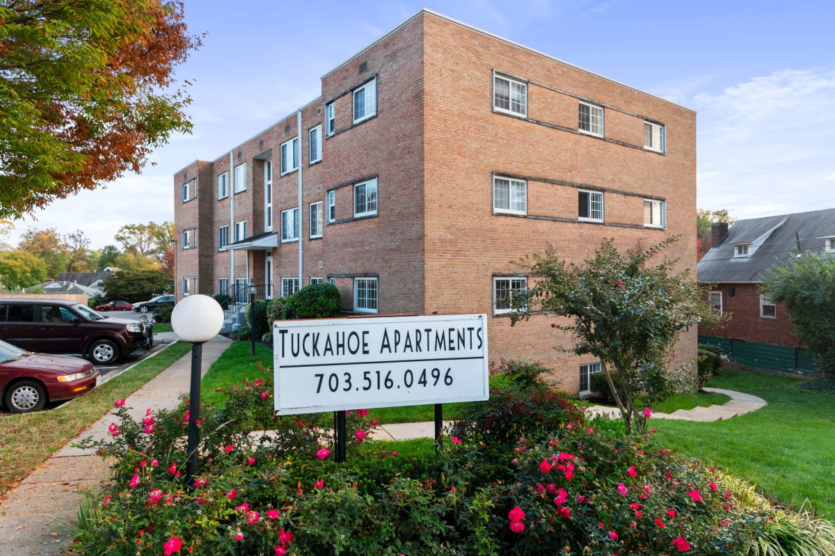 Photos and Video of Fort Strong Properties in Arlington, VA