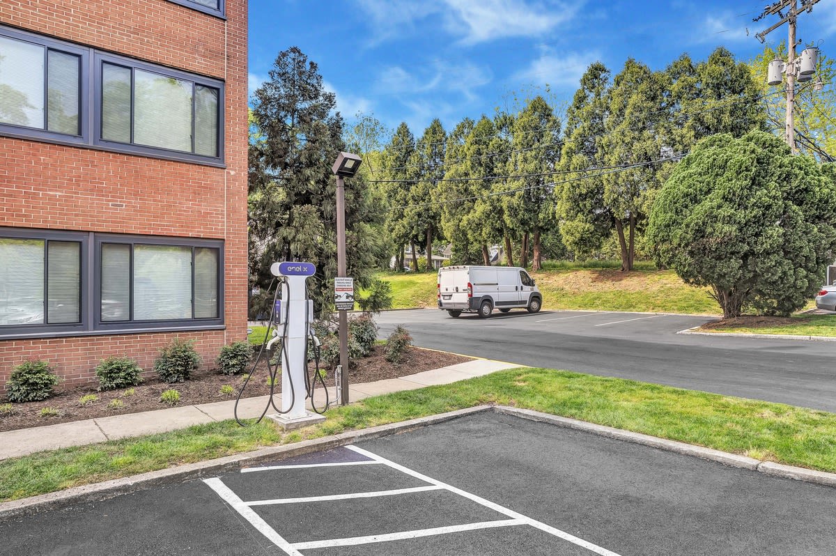 Photos and Video of Parc View Apartments in Arlington, VA