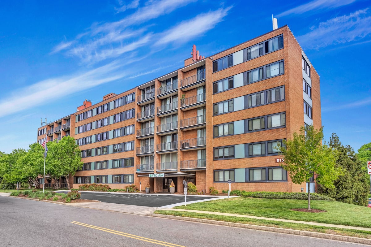 Photos and Video of Parc View Apartments in Arlington, VA