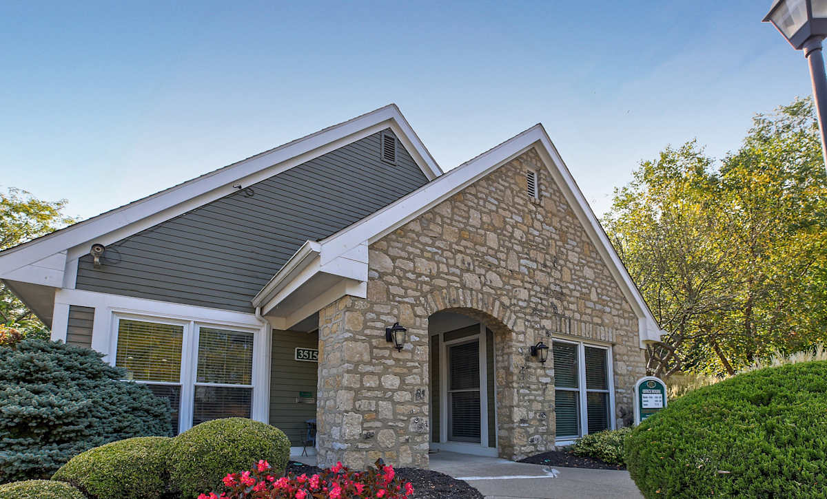 Apartments for Rent in Oakley, Cincinnati | BrookStone Village