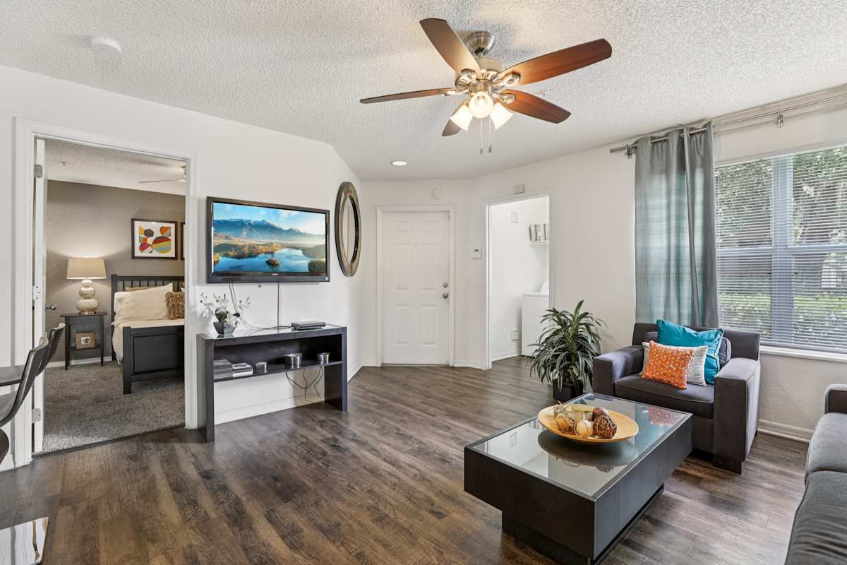 Apartments for Rent in East Orlando | University Park