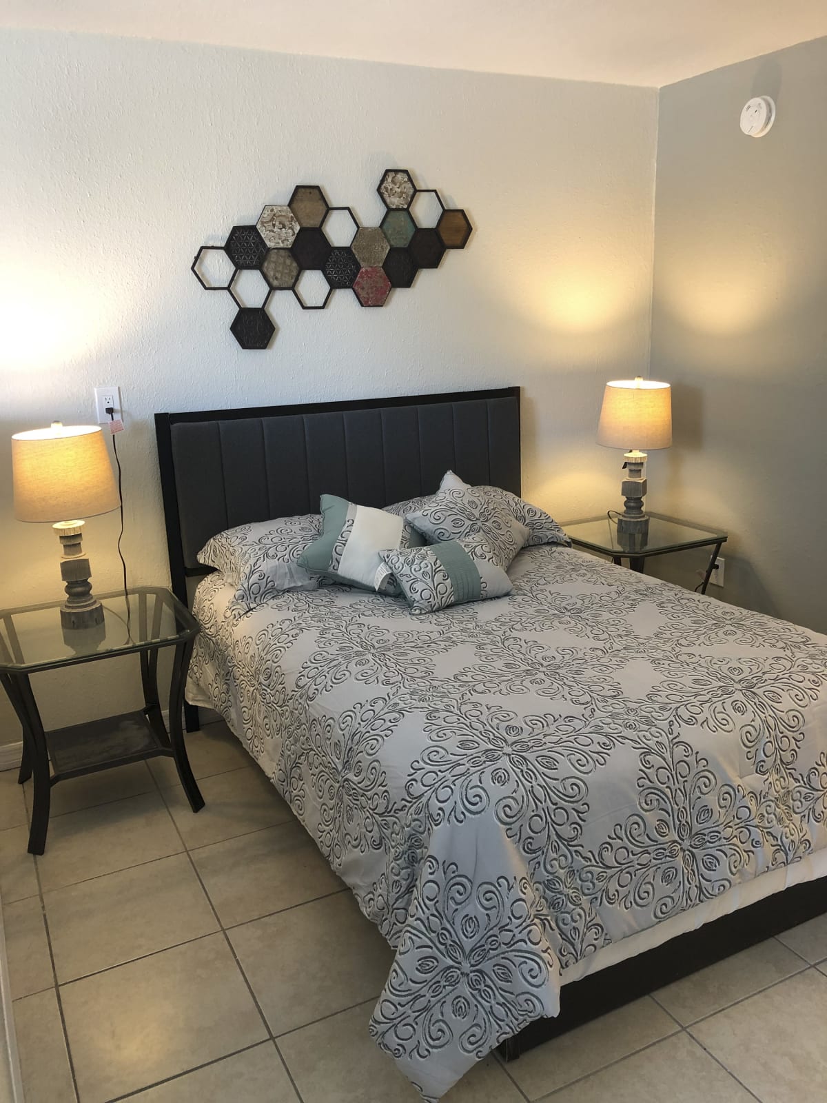 Apartments for Rent in Orlando, FL | Colonial Drive Apartments