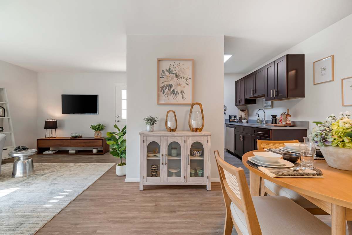 Apartments for Rent in Plainsboro | Quail Ridge