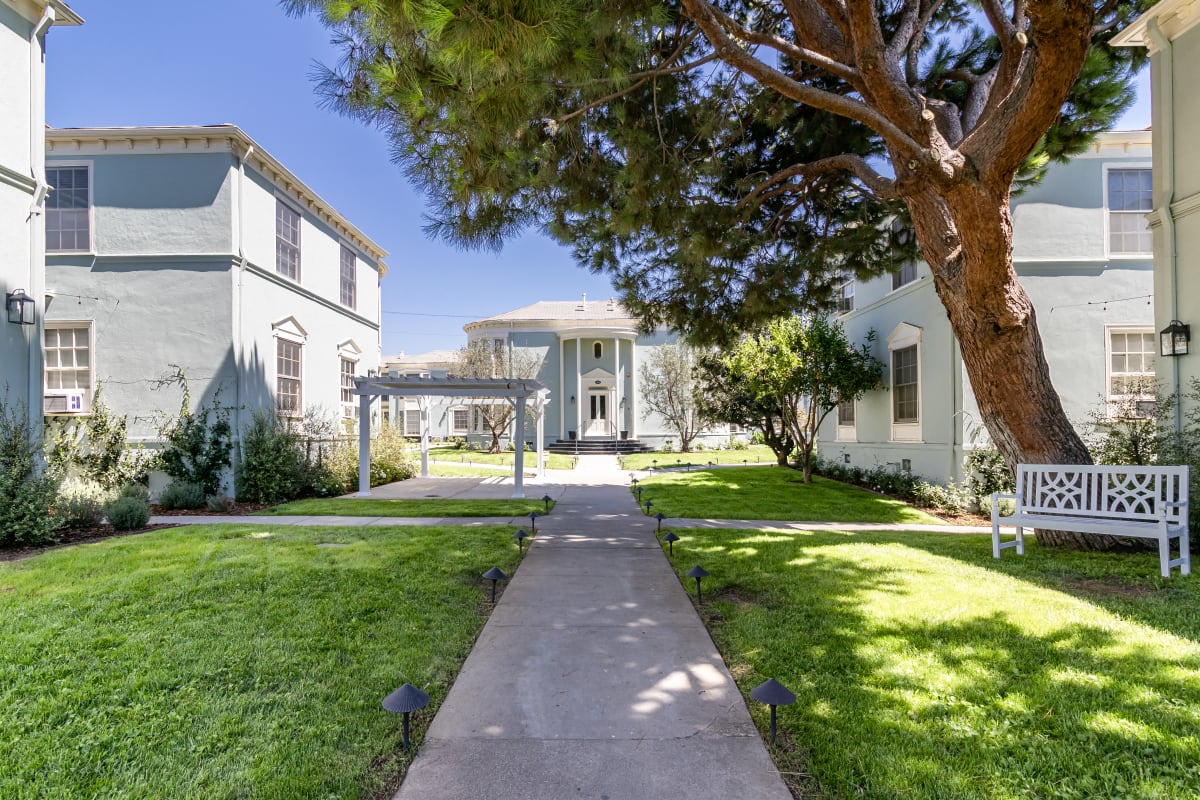 Photos and Video of 1828-1850 N Edgemont Street Los Angeles, CA 90027 ...