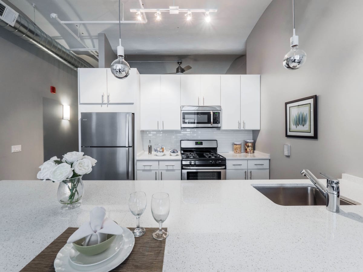 Photos and Video of 619 S. LaSalle St. in Chicago, IL