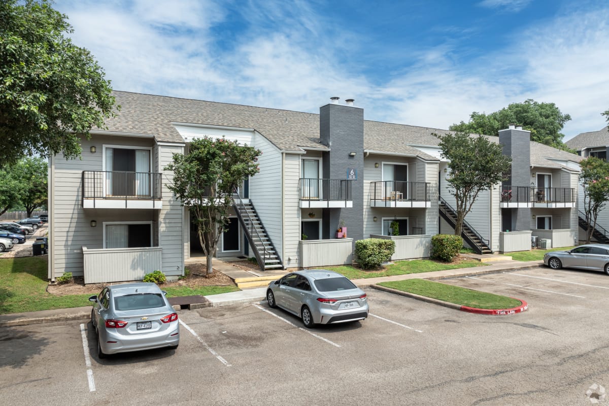 Photos and Video of Argosy at Crestview in Austin, TX