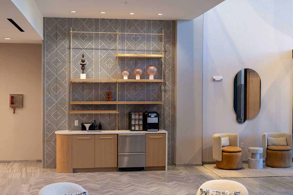 Luxury Apartments for Rent in Olivette, MO | The Clover