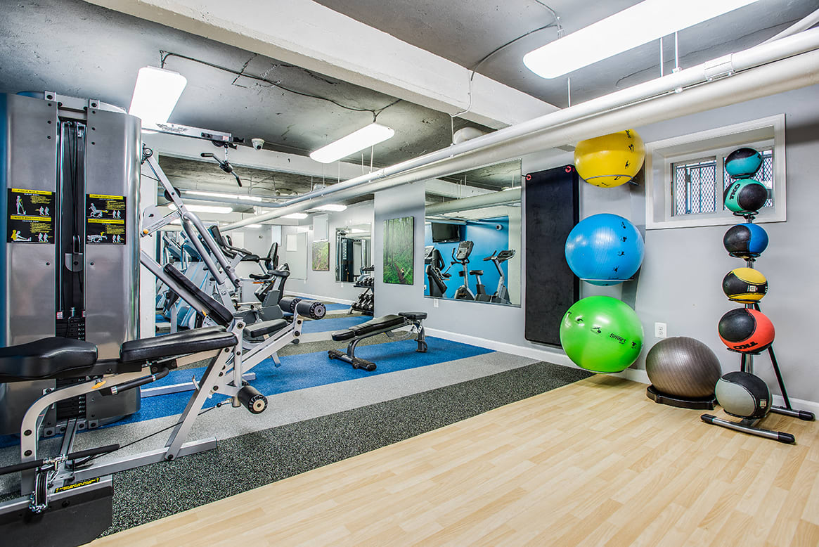 14th Street DC Apartments | Highview & Castle Manor | Photo Gallery