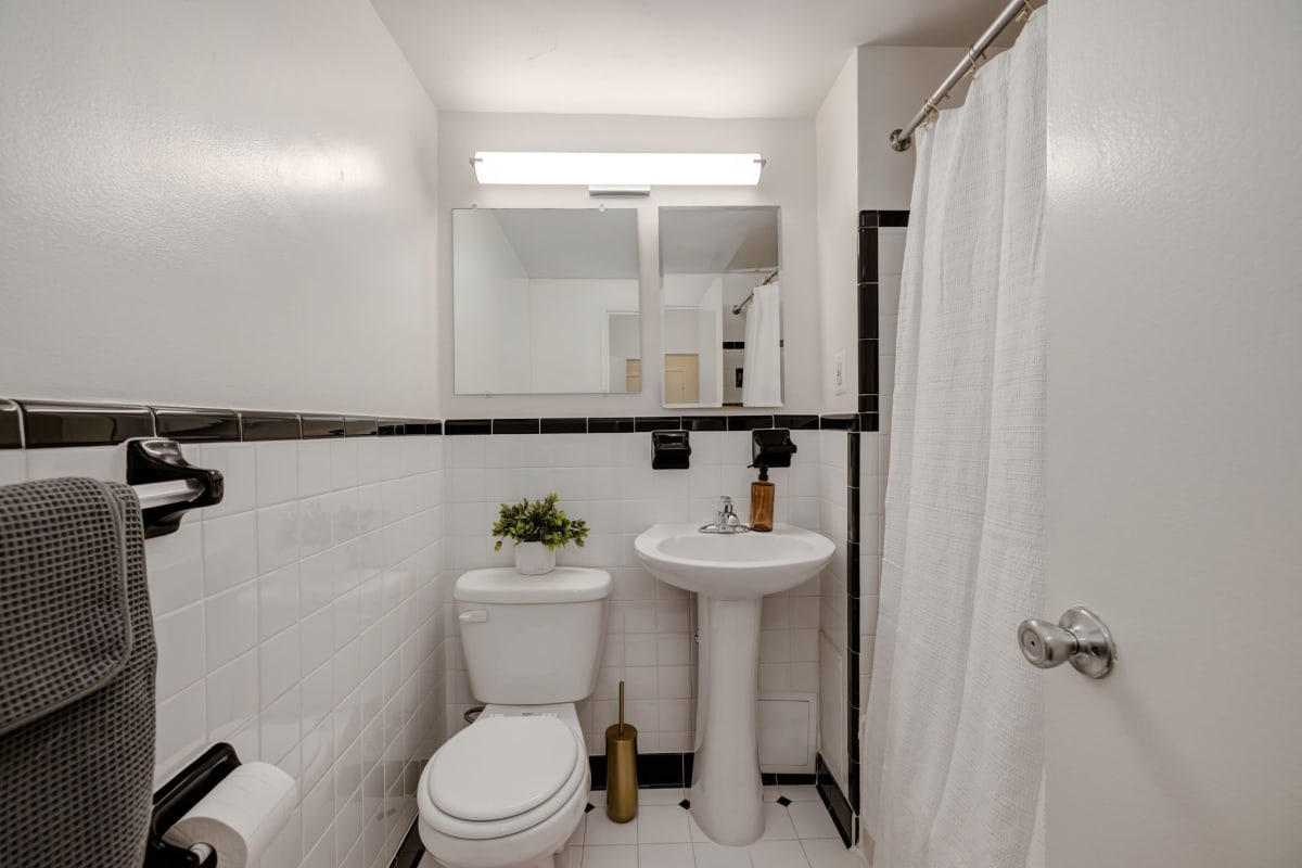 Cleveland Park Apartments for Rent | Quebec House