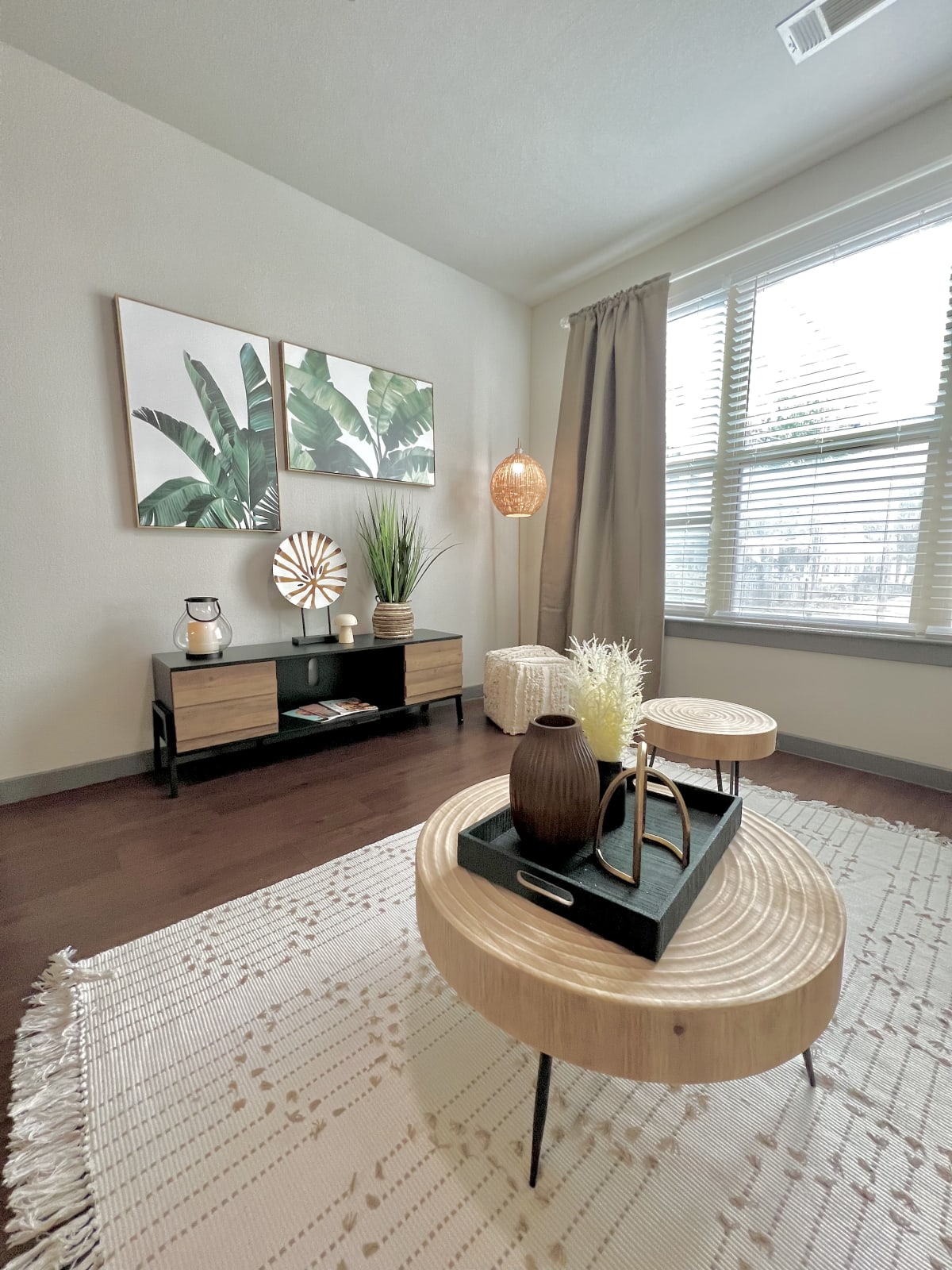Loft Apartments in San Antonio | Lofts on Main Apartments