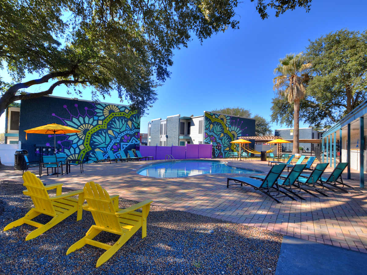 Townhomes For Rent Austin, TX | Azure Apartments