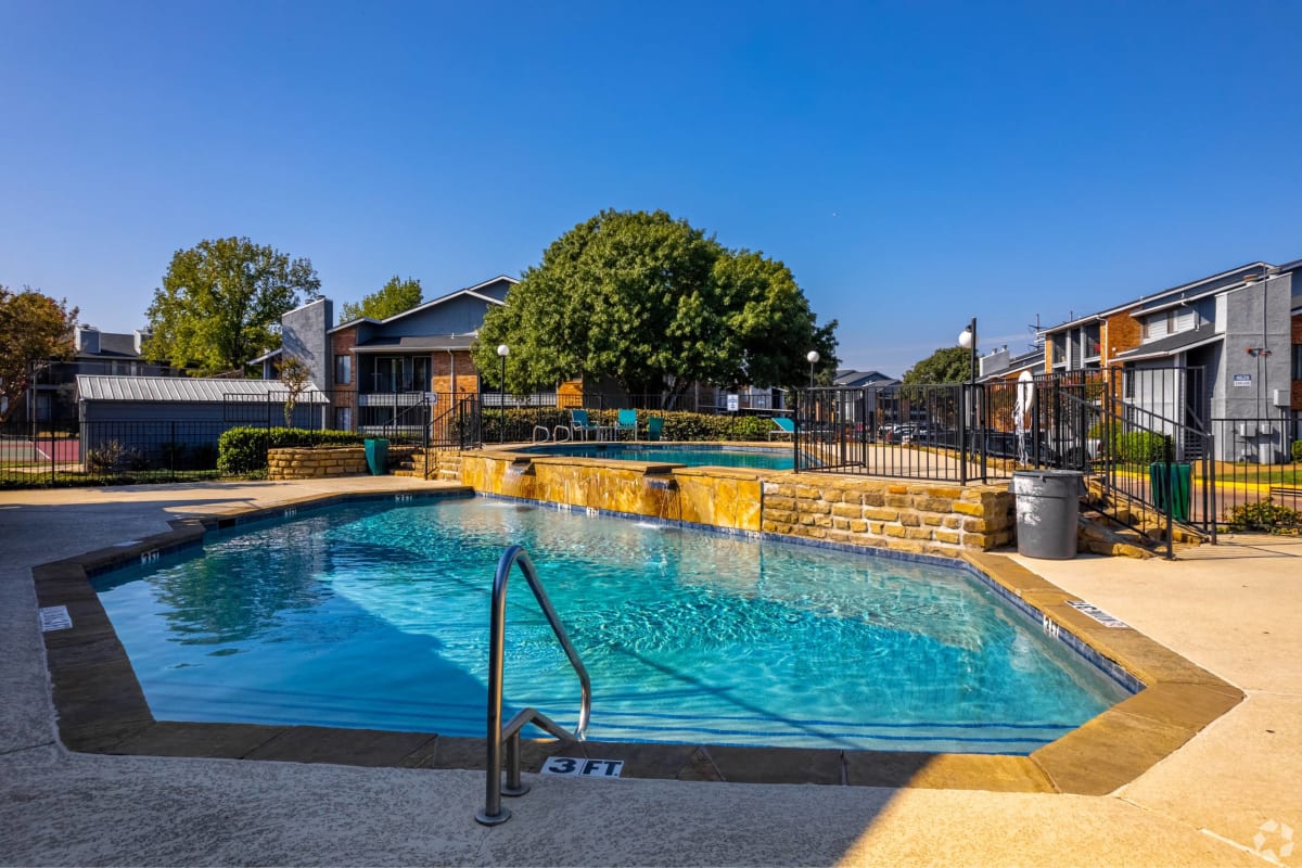 Apartments for Rent Near Las Colinas, TX | Water Ridge