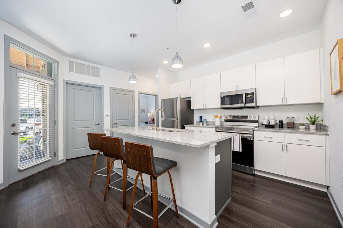 Property details for The Kensington at Riggins Run from Oakwood Management