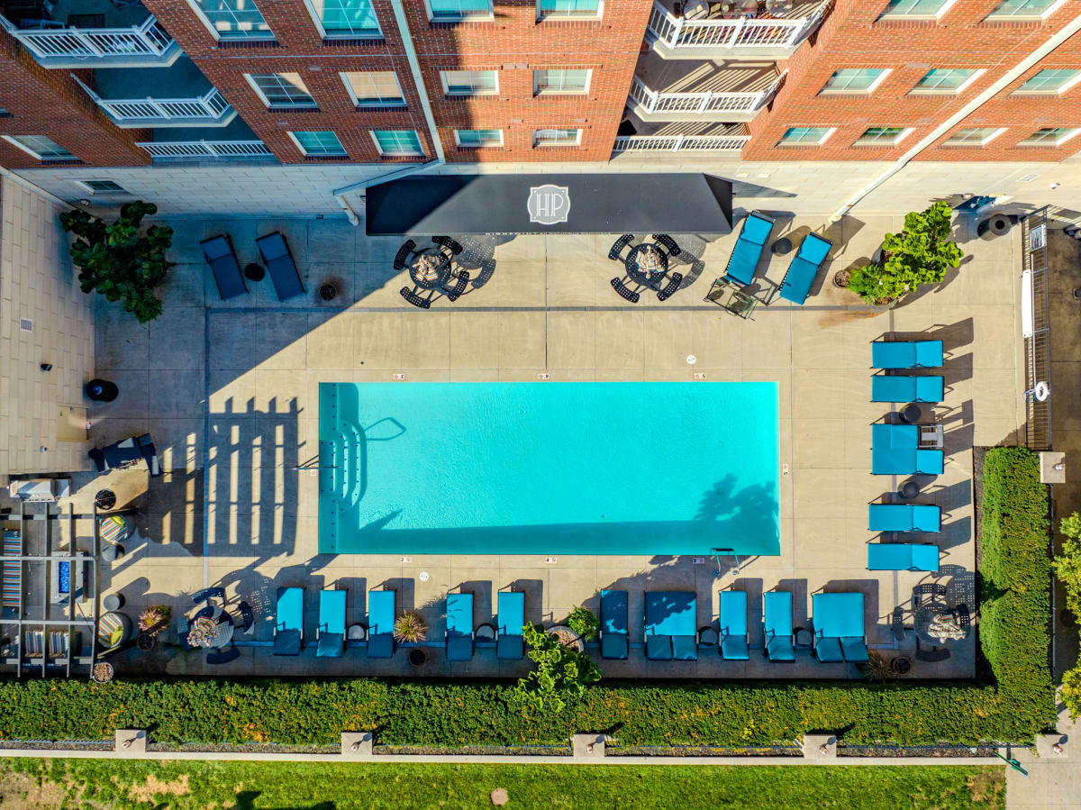 Property details for Highpoint on Columbus Commons from Oakwood Management