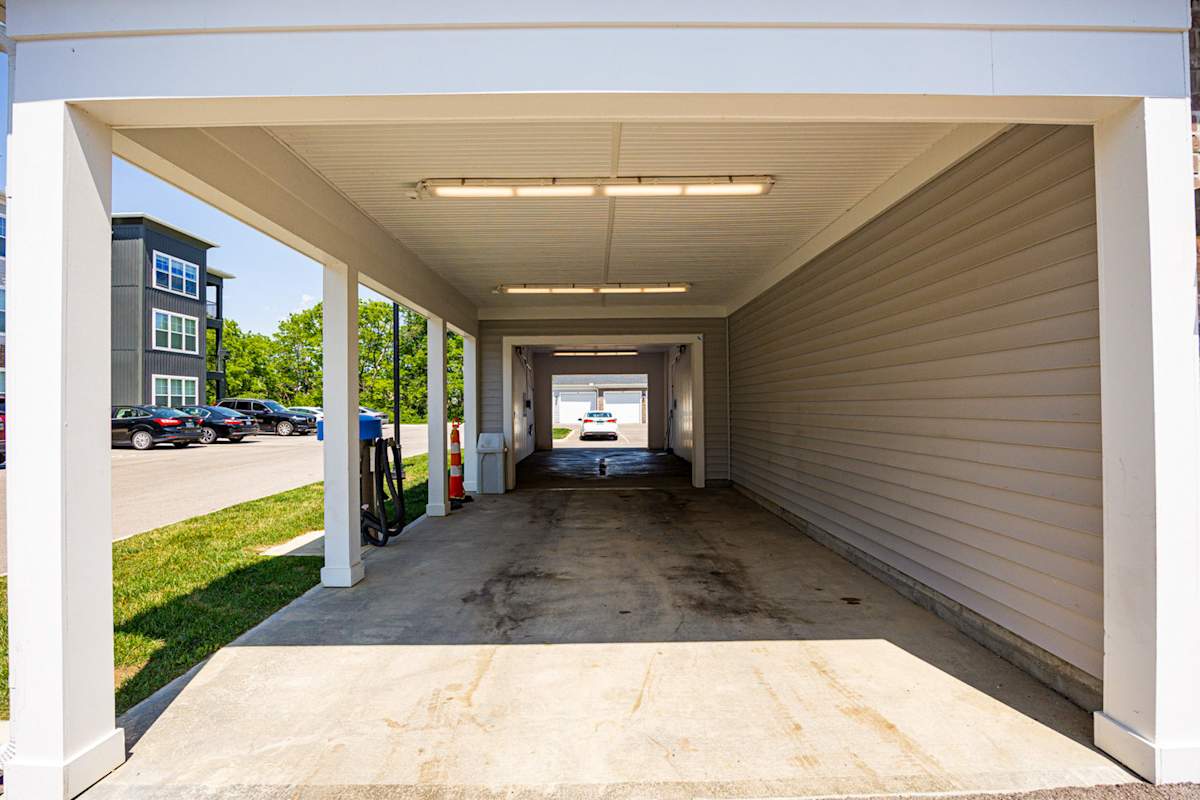 Property details for The Kensington at Riggins Run from Oakwood Management