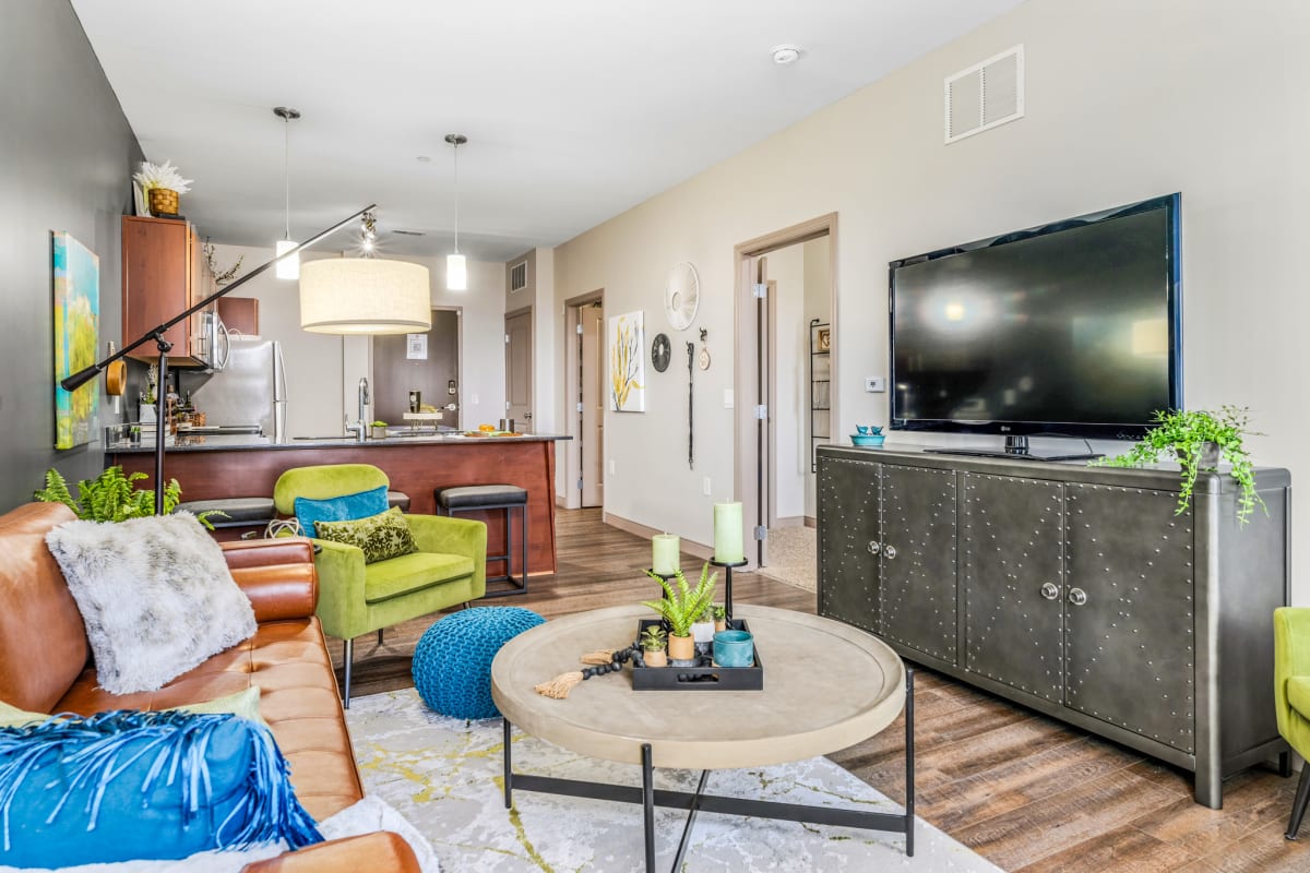 Property details for Highpoint on Columbus Commons from Oakwood Management