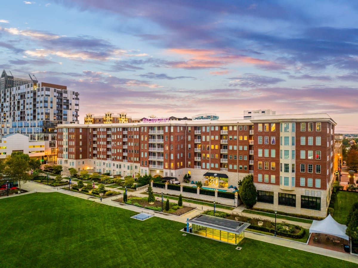 Property details for Highpoint on Columbus Commons from Oakwood Management