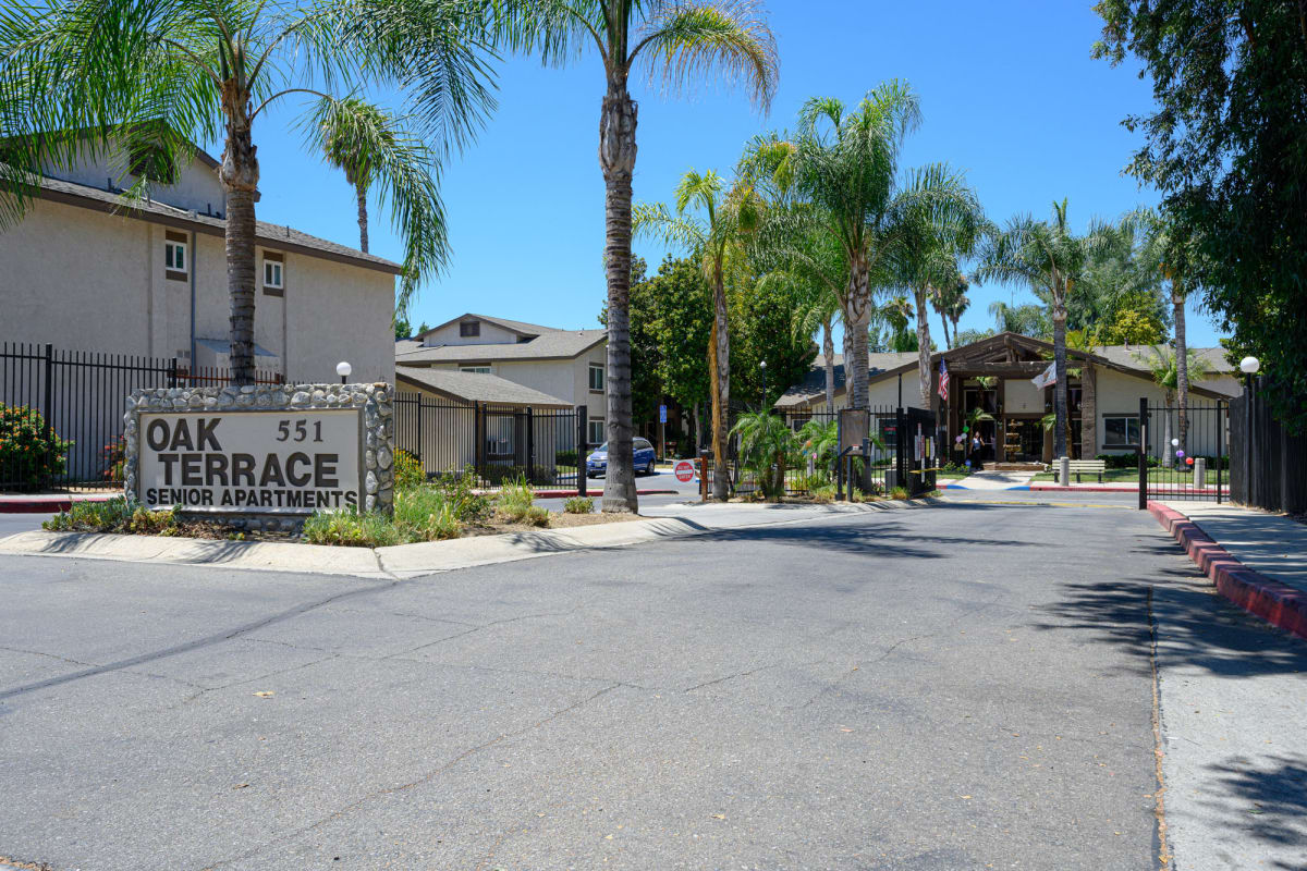Senior Apartments for Rent in Hemet | Oak Terrace Apts
