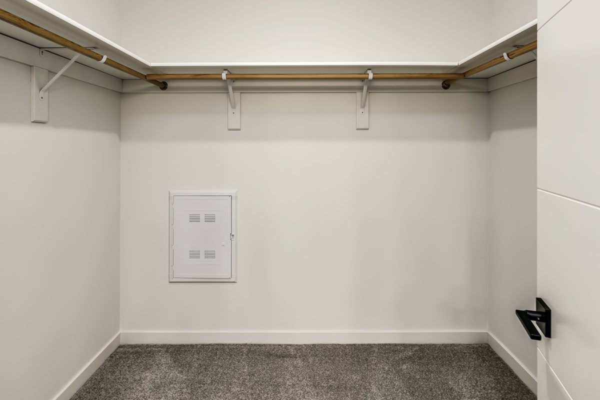 Photos and Video of Edge 204 in Elkhorn, NE