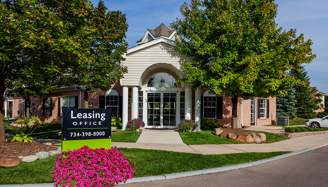 Canton Club | Apartments for Rent in Canton, MI | Photos