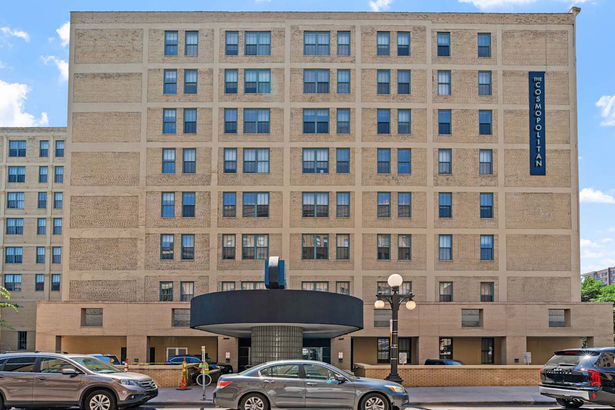 Cosmopolitan Apartments St Paul