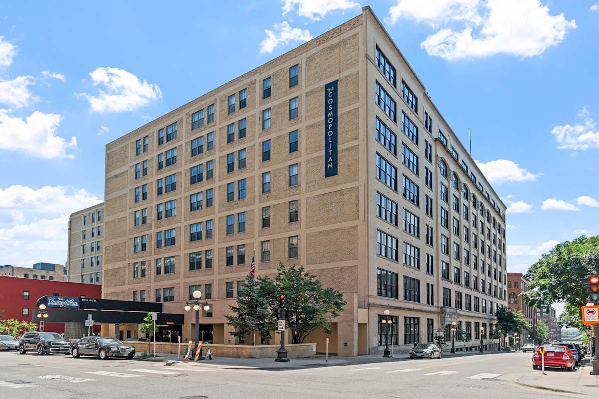Cosmopolitan Apartments St Paul