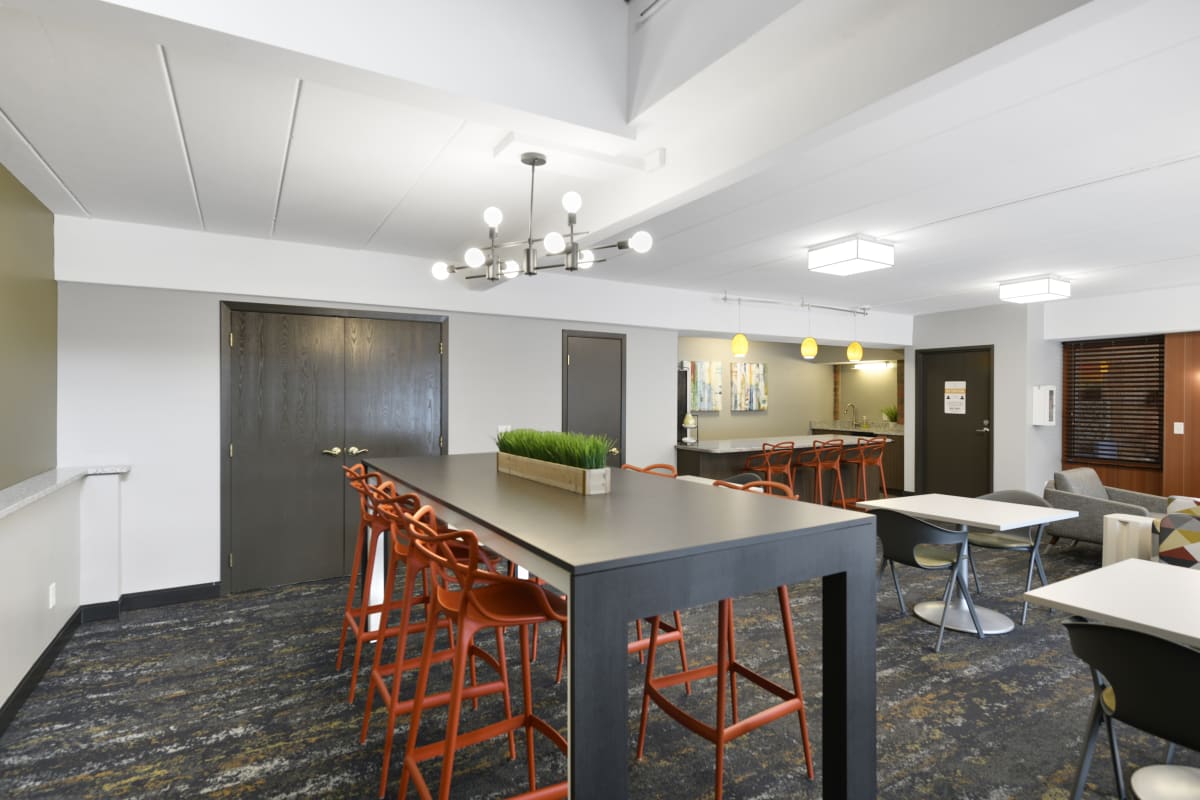 Apartments for Rent in St. Louis Park, MN | Park Pointe