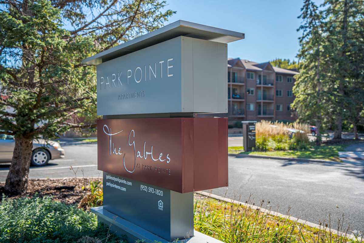 Apartments for Rent in St. Louis Park, MN | Park Pointe