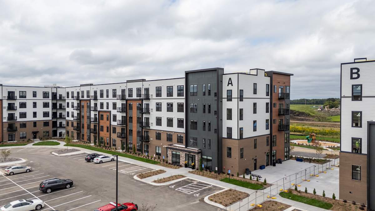 Apartments for Rent in Maple Grove | Edison at Maple Grove