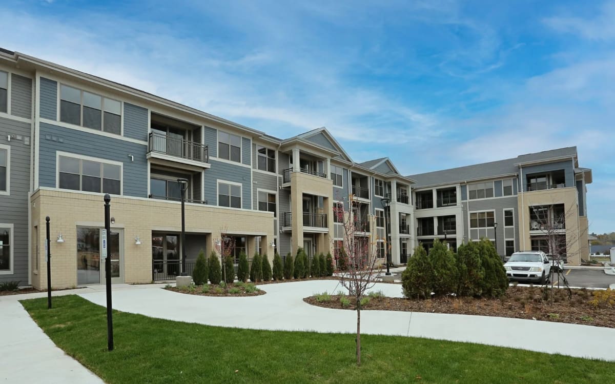 Photos and Video of The Residences Howard Commons /Howard Lofts in ...