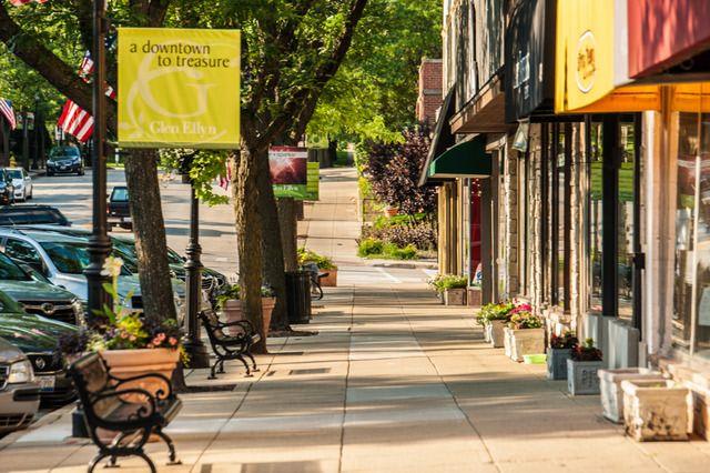 Photos and Video of Apex 400 Apartments in Glen Ellyn, IL