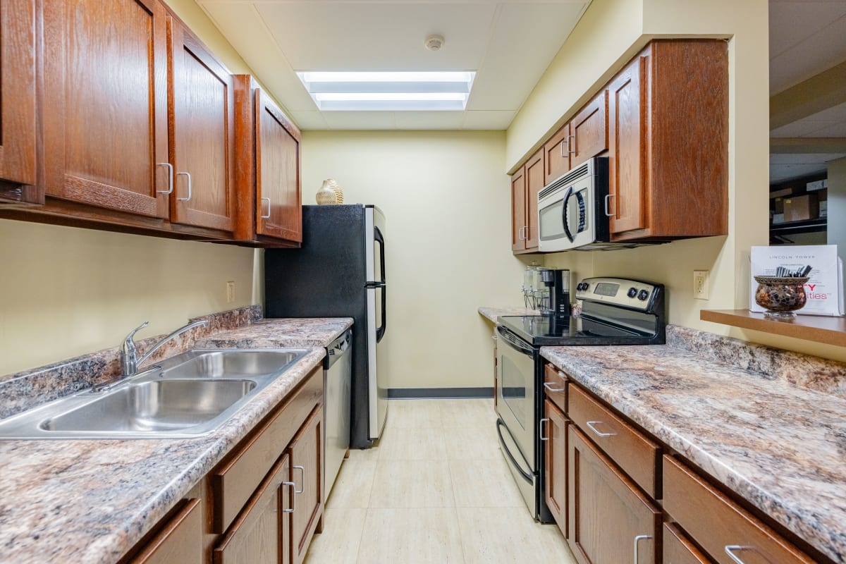 Photos and Video of Lincoln Tower Apartments in Springfield, IL