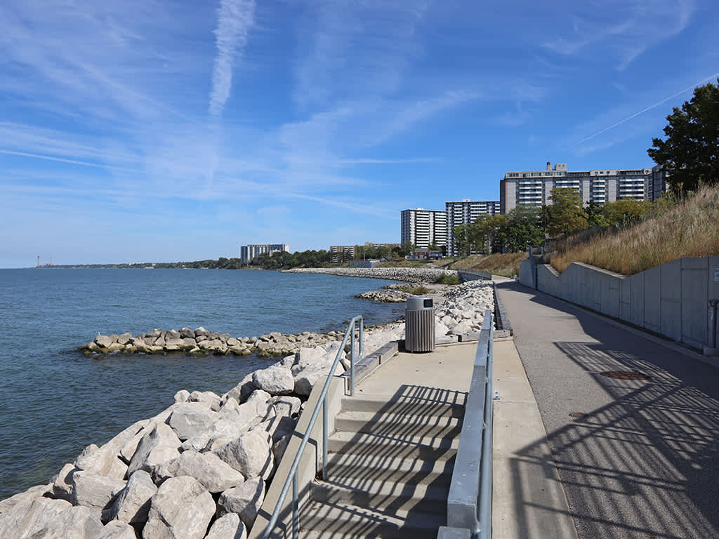 Euclid, OH Apartments | Water's Edge | Photos