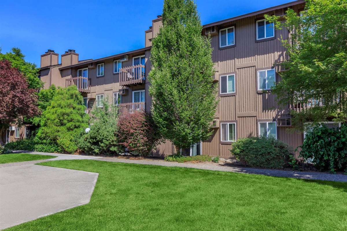 Apartments for Rent in North Spokane, WA | Lincoln Village