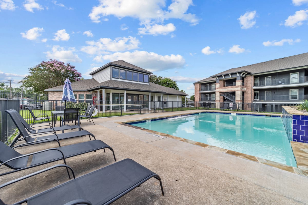 Photos and Video of Harper Apartments in Dallas, TX
