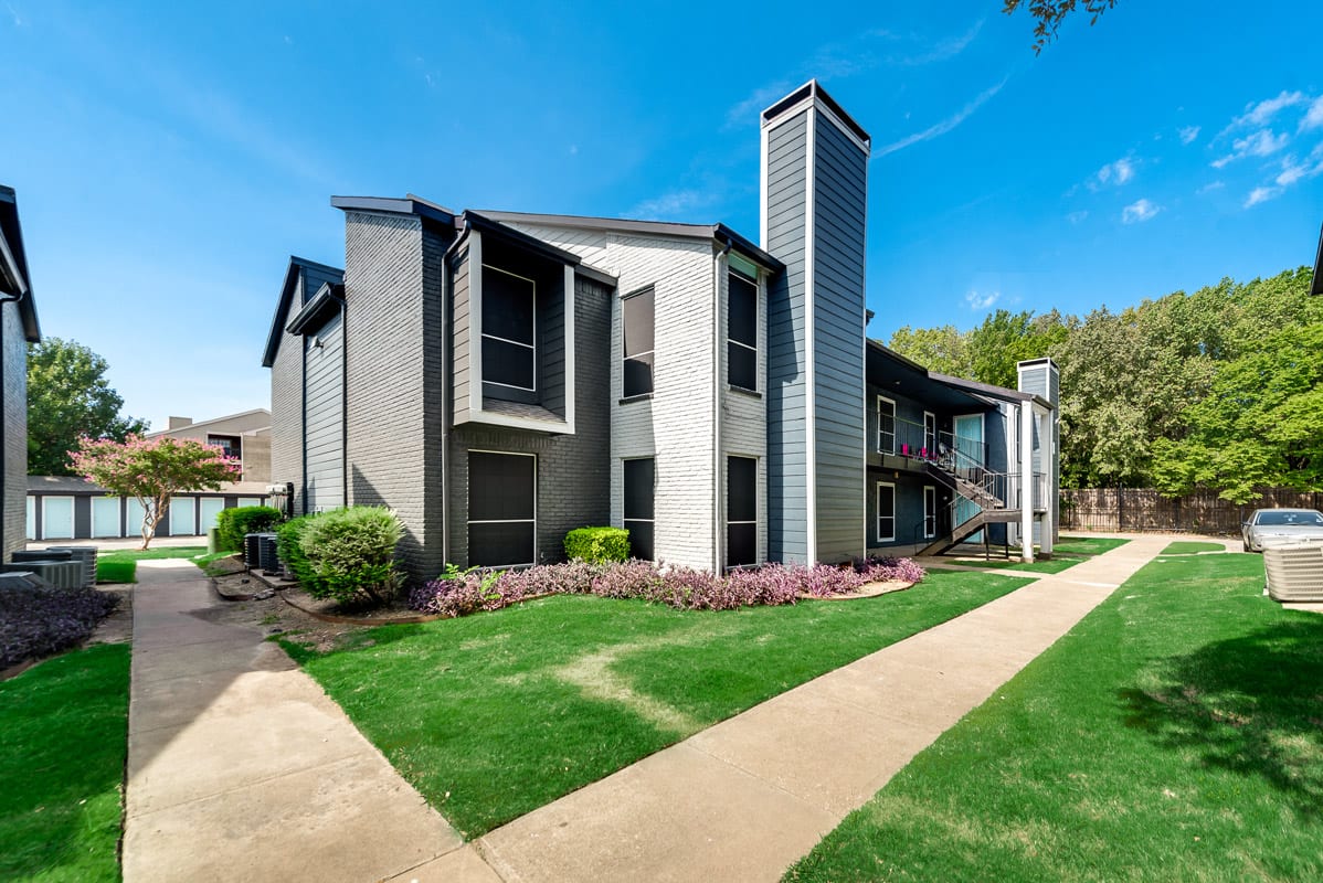 Photos and Video of Harwell Apartments in Dallas, TX