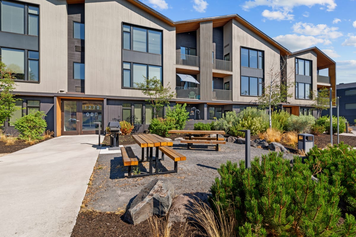 Photos and Video of Range Apartments in Bend, OR