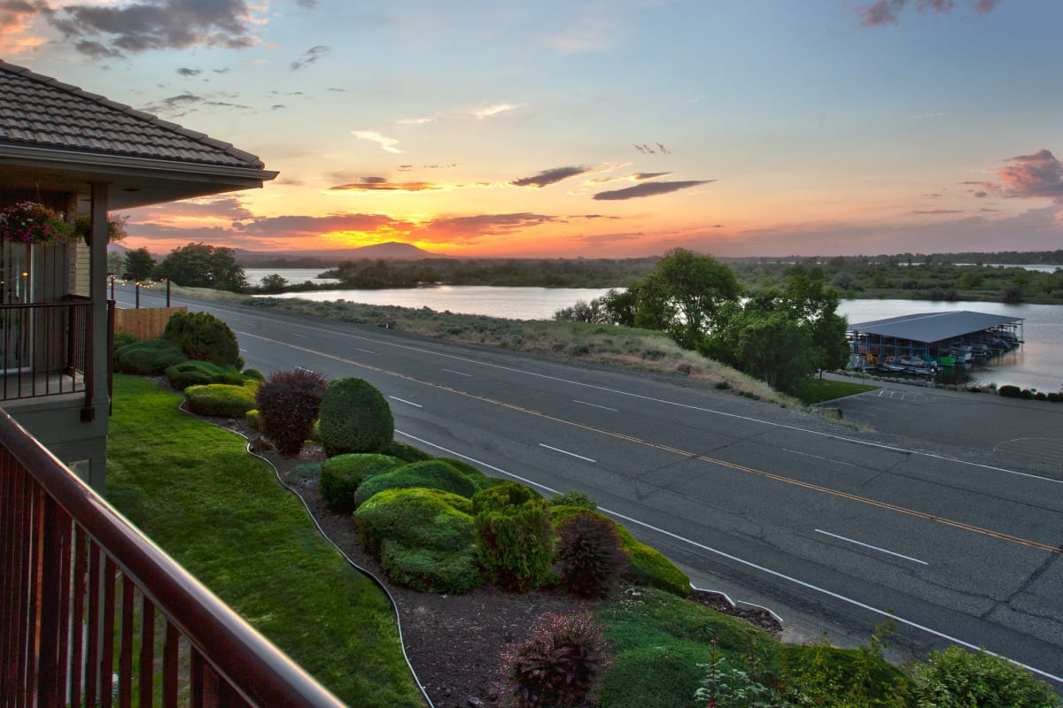 Photos and Video of Evergreen Ridge Apartments in Richland, WA