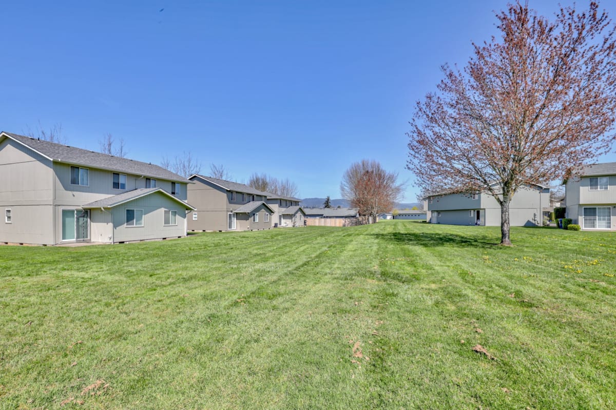 Photos and Video of Evergreen Townhouses in Springfield, OR