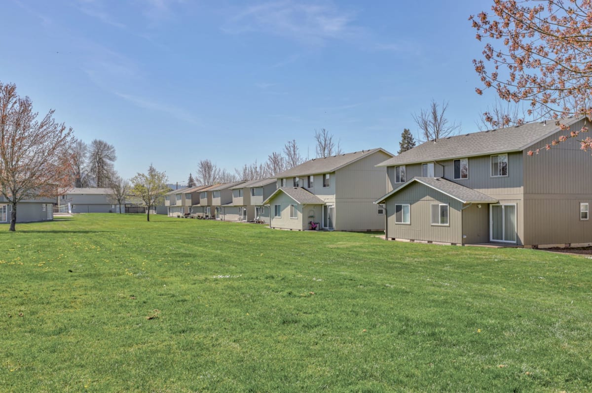 Photos and Video of Evergreen Townhouses in Springfield, OR