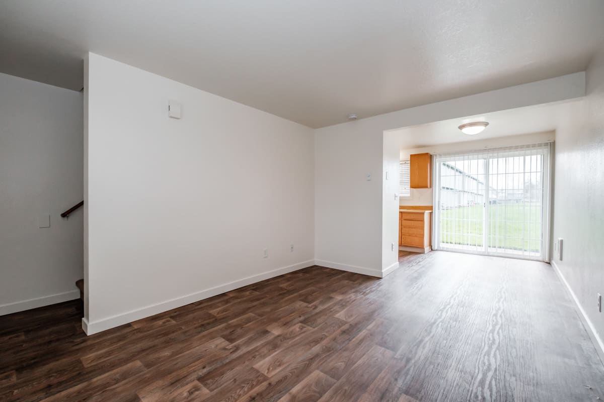 Photos and Video of Evergreen Townhouses in Springfield, OR