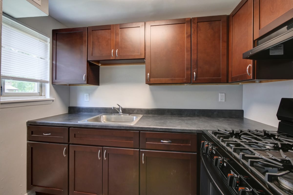 Coram Apartments for Rent | Oakview Apartments