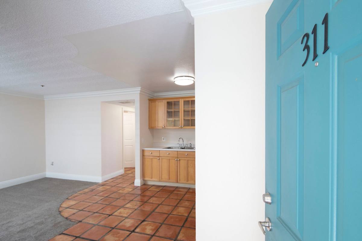 Photos and Video of Atrium Apartments in San Diego, CA