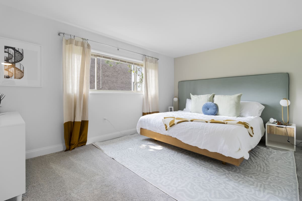 Photos and Video of Halpine View in Rockville, MD