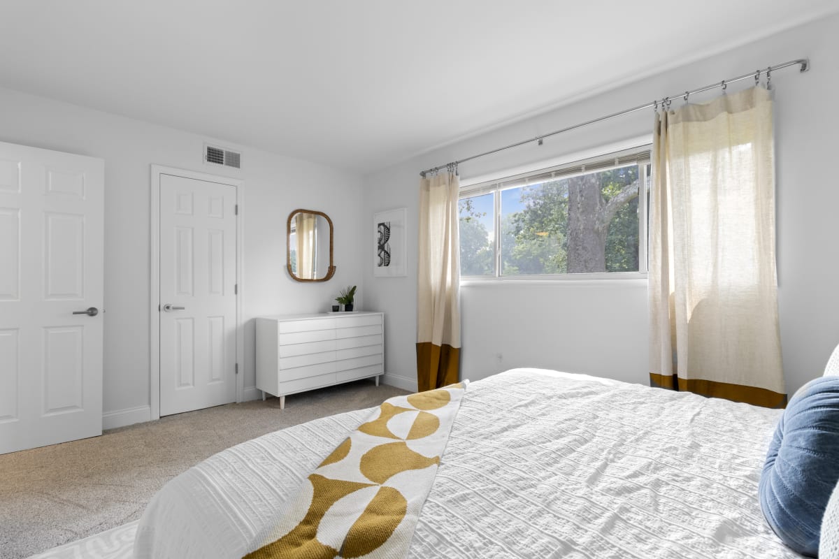 Photos and Video of Halpine View in Rockville, MD