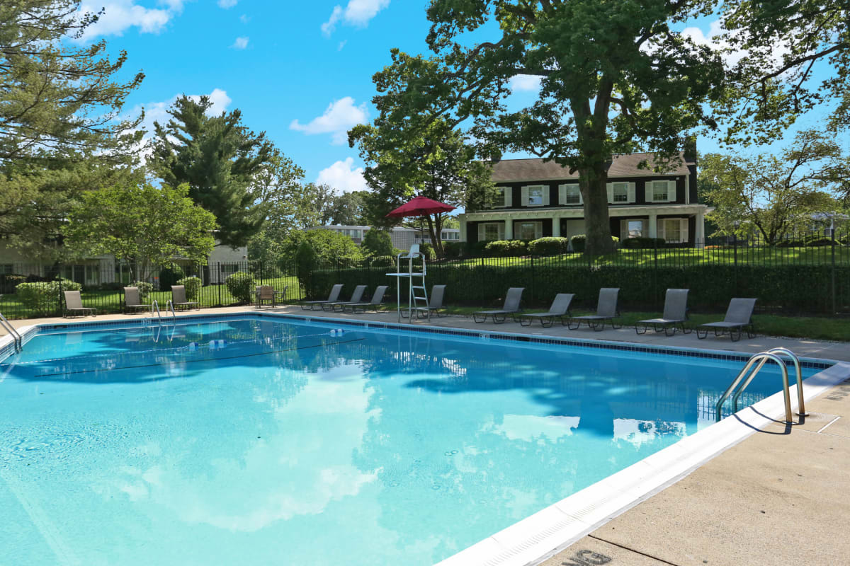 Photos and Video of Halpine View in Rockville, MD