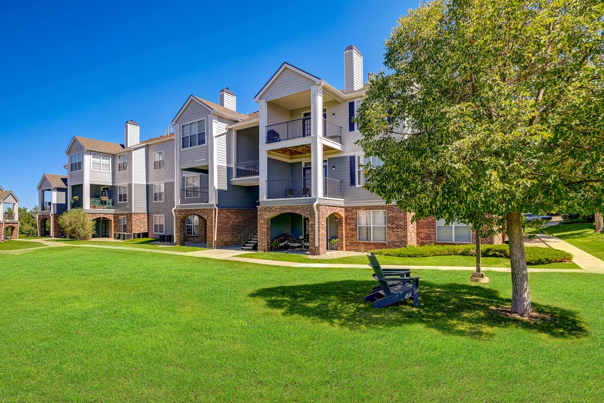 Photos Emmersyn at Lone Tree apartments in Lone Tree, CO near Denver