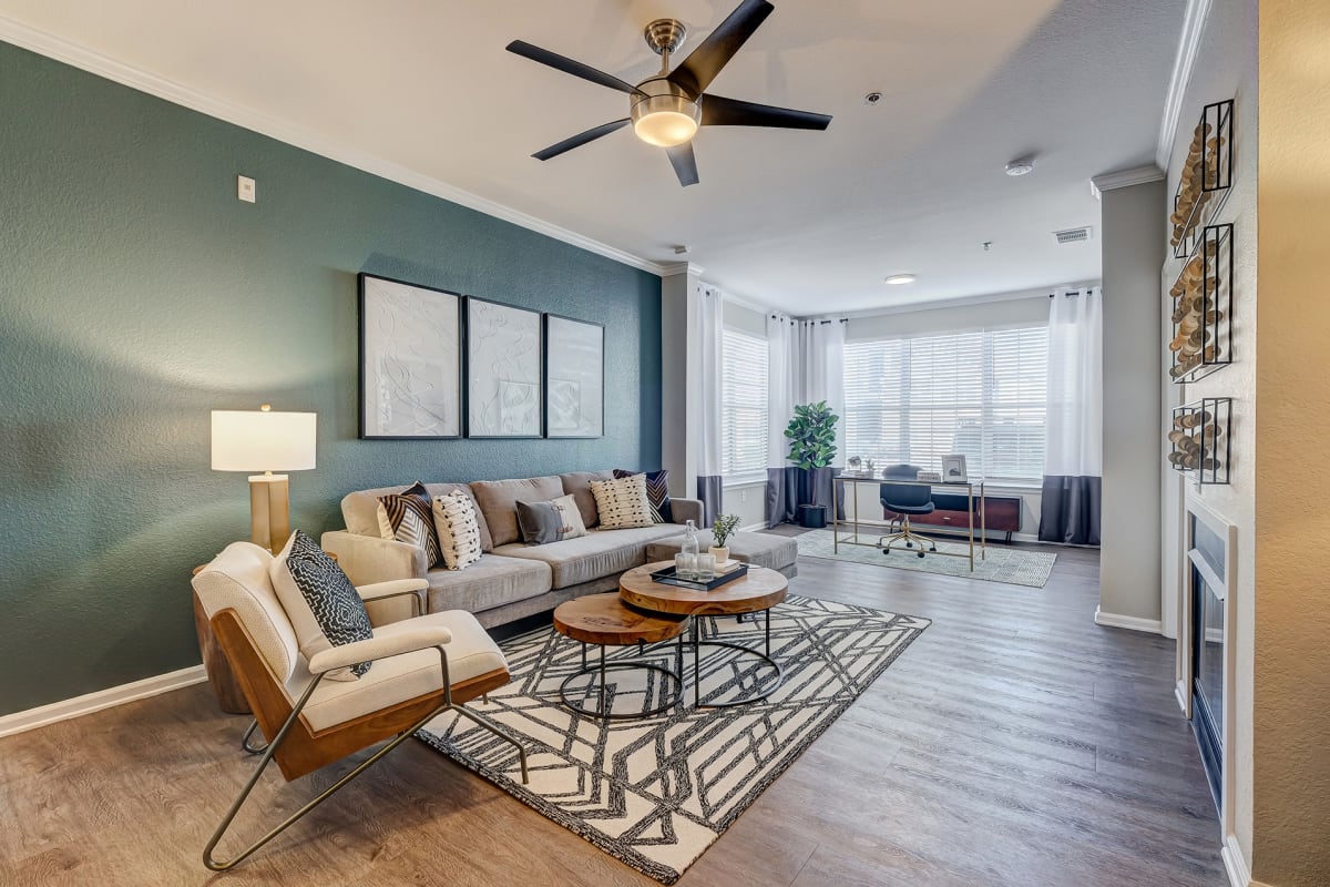 Photos Emmersyn at Lone Tree apartments in Lone Tree, CO near Denver