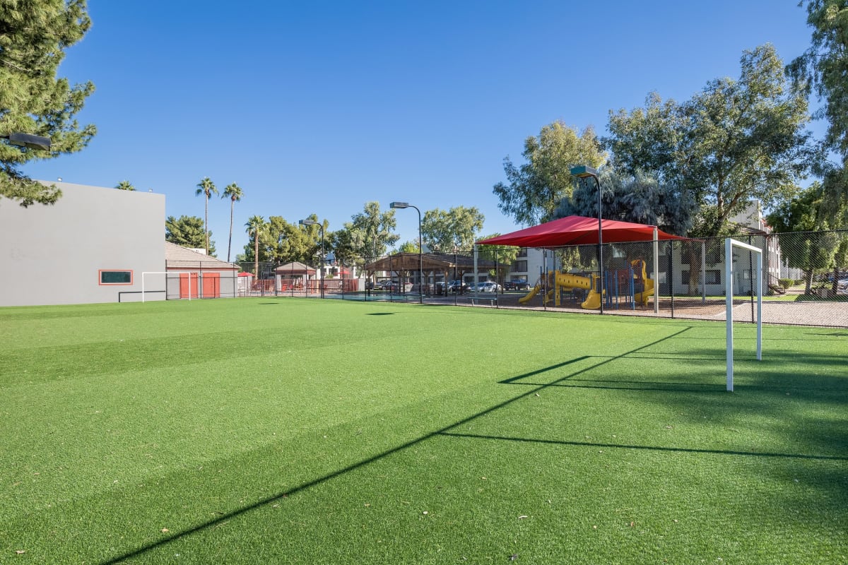 Apartments for Rent in Maryvale, Phoenix | Villa de Cortez